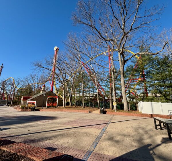 The Flash: Vertical Velocity (Six Flags Great Adventure) In-Depth ...