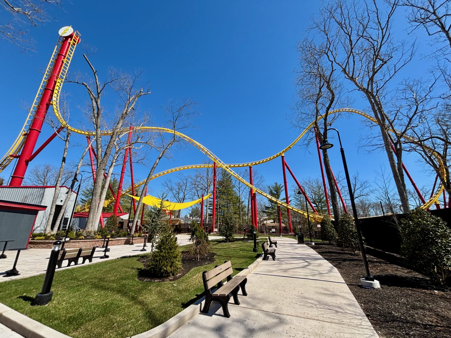 The Flash: Vertical Velocity (Six Flags Great Adventure) In-Depth ...